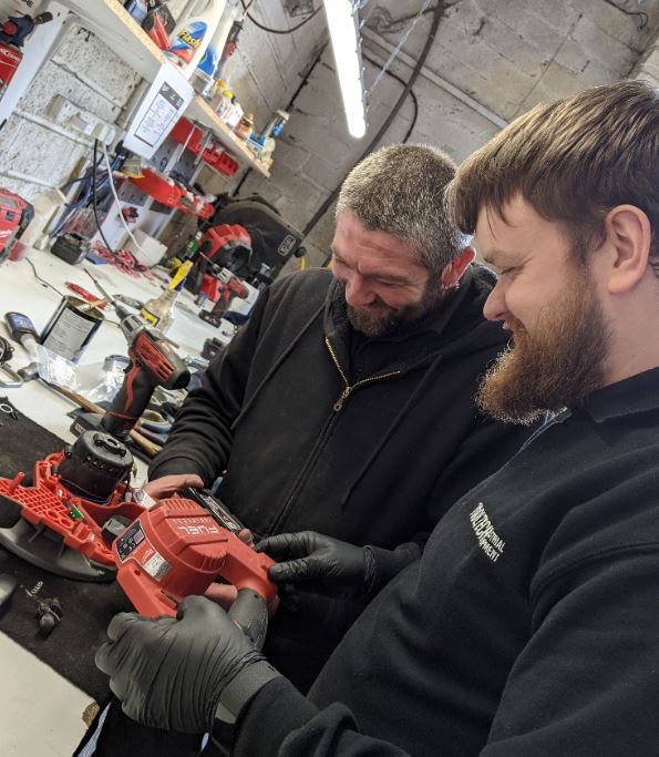 TOOLTECH INDUSTRIAL EQUIPMENT - ANOTHER BUSY DAY IN THE WORKSHOP (MILW ...